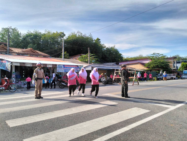 อำนวยความสะดวกการจราจร – สถานีตำรวจภูธรจะกว๊ะ