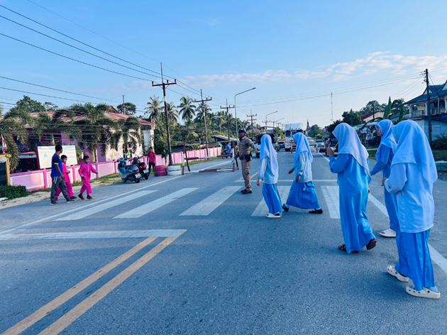 อำนวยความสะดวกการจราจร – สถานีตำรวจภูธรจะกว๊ะ
